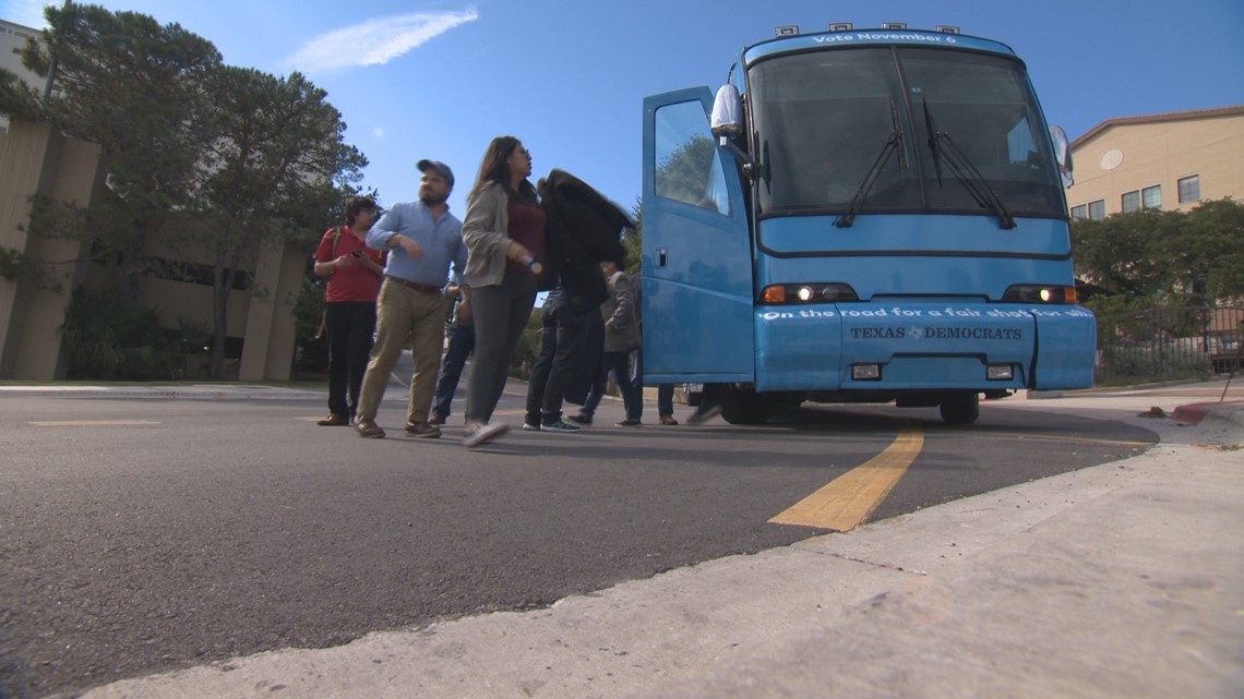 Democratic Bus Tour stops by Texas State to pick up students to go vote ...