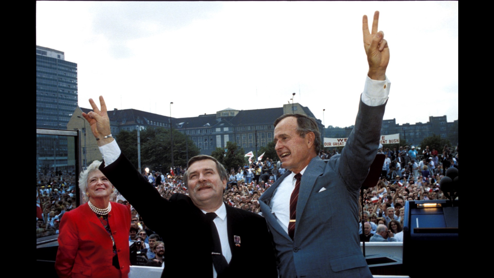 ‘End of an era’ | George H.W. Bush photographer remembers capturing ...