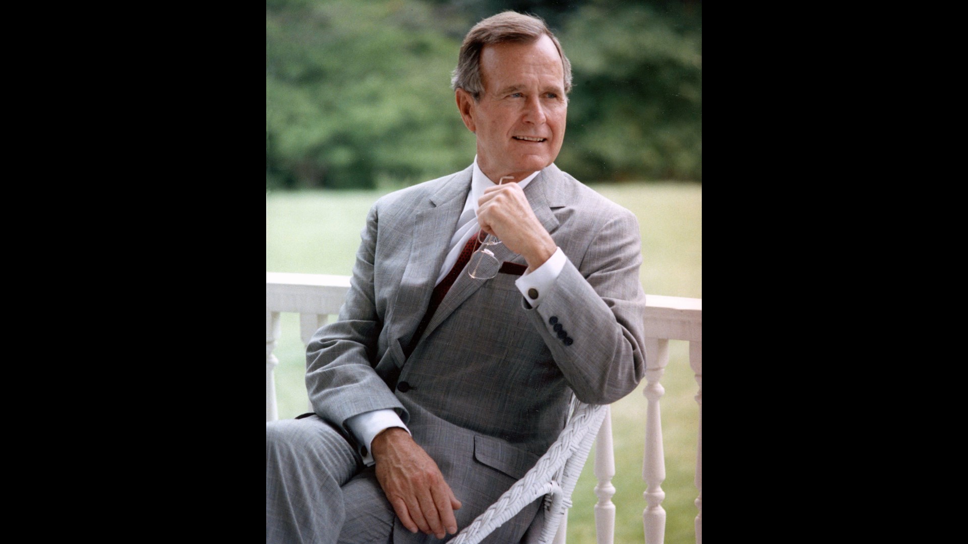 ‘End of an era’ | George H.W. Bush photographer remembers capturing ...