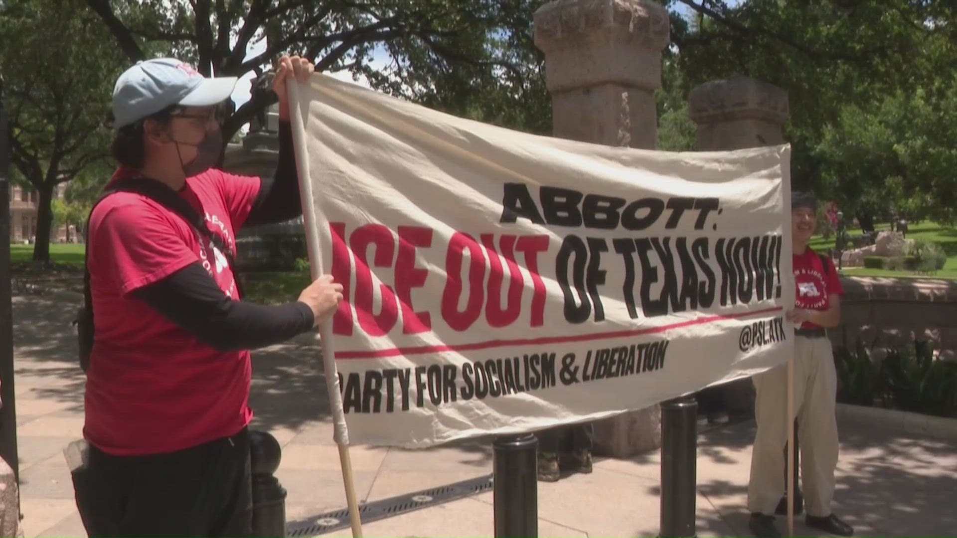 Rally at the Texas Capitol targets state's immigration policy under Gov ...