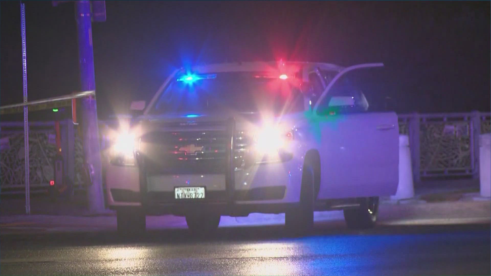 2 people hospitalized after Downtown Austin stabbing | kvue.com