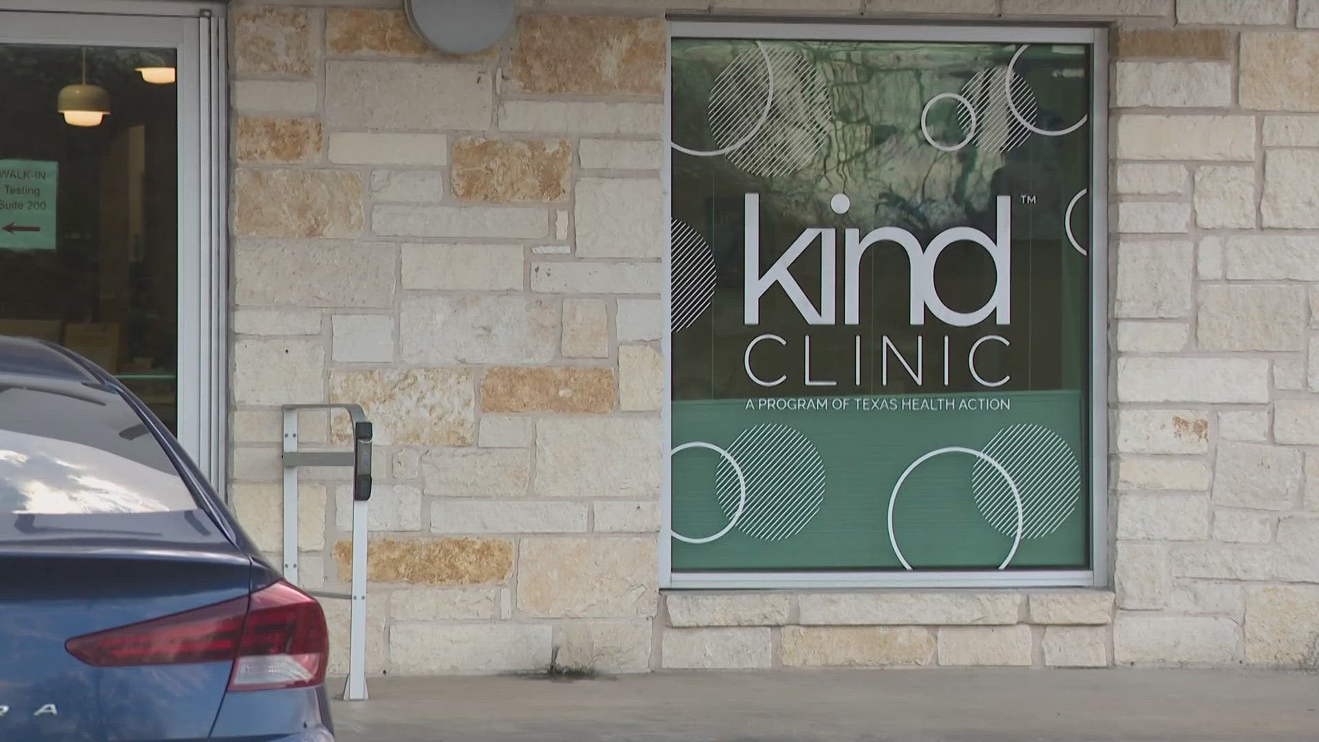 Community clinic hopes to increase access, trust with free vaccine ...