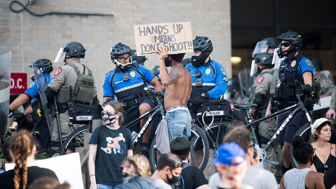 Five Austin PD officers indicted in 2020 protests now suing City | kvue.com