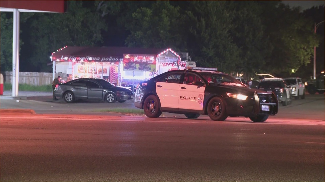 East Austin roadway reopens after APD SWAT team responds to family ...