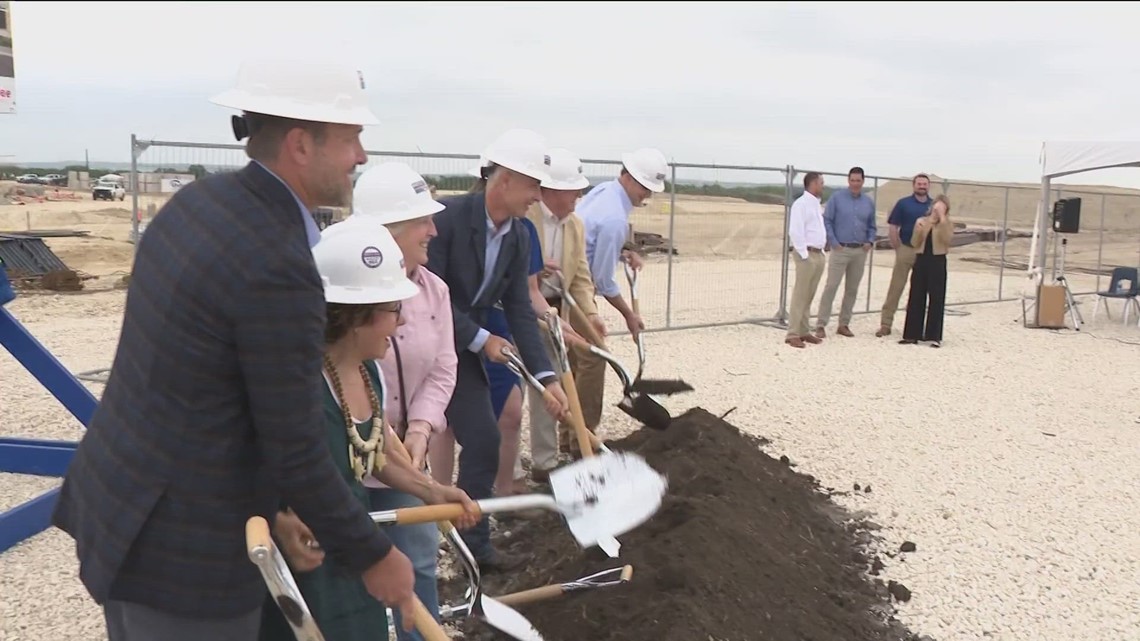 Georgetown ISD holds groundbreaking for new middle school | kvue.com