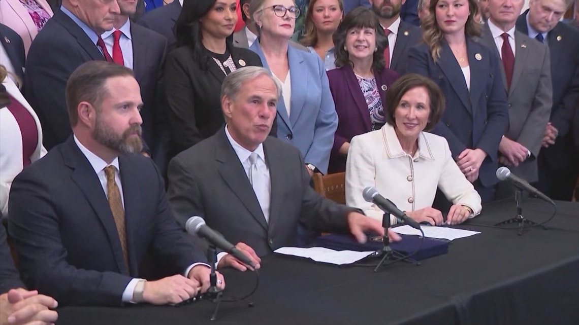 Austin woman sentenced for embezzling nearly $300K from Killeen Housing ...