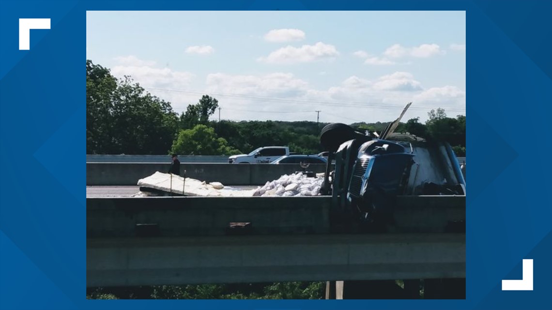 I 35 Northbound Lanes Shut Down In San Marcos After Crash