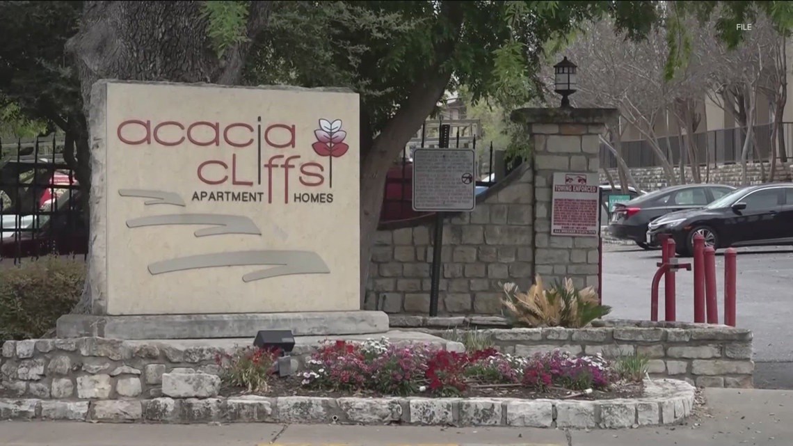 Acacia Cliffs: Austin complex residents fight proposed redevelopment ...