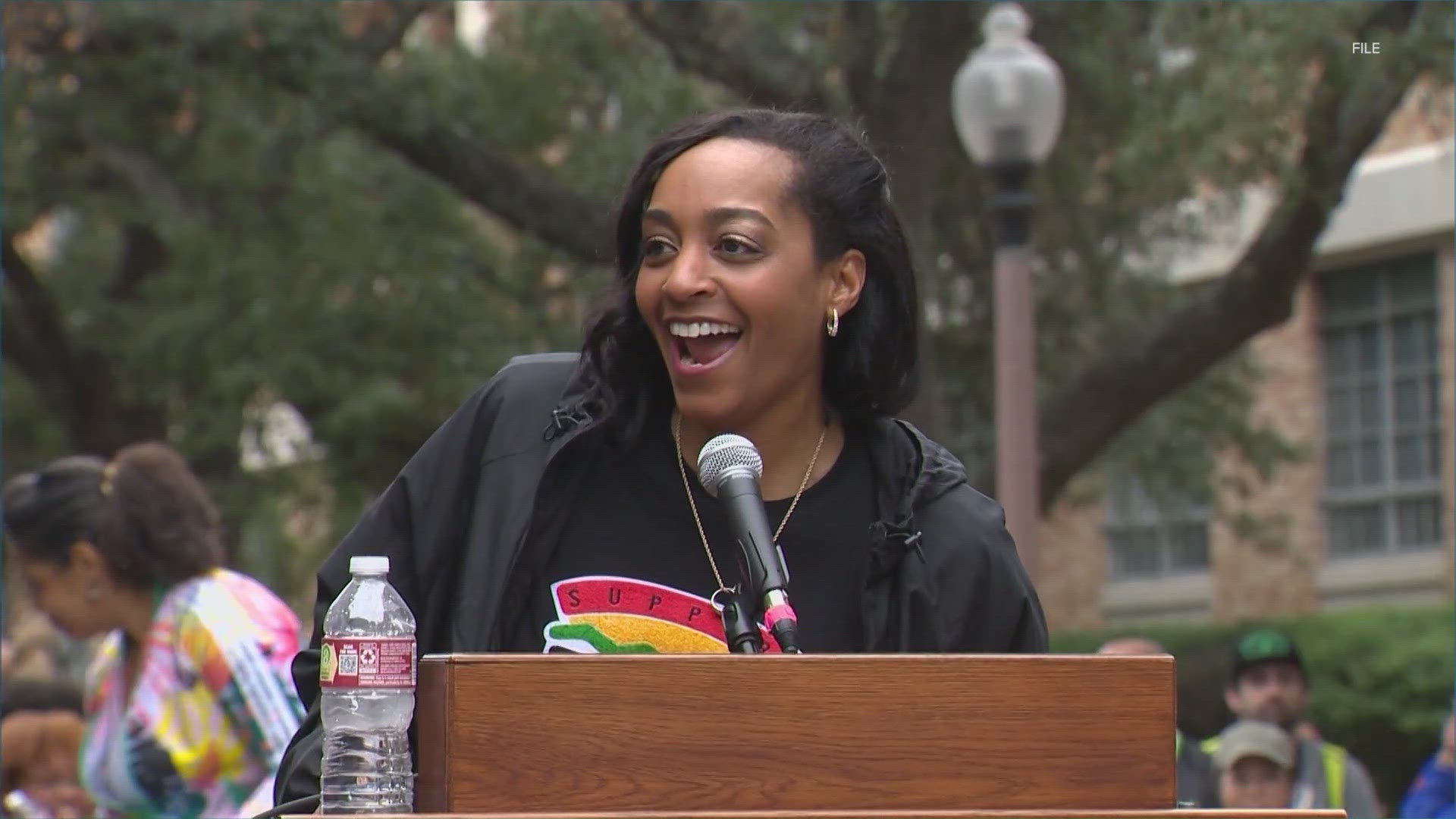 Train derails in Manor early Monday, police say | kvue.com