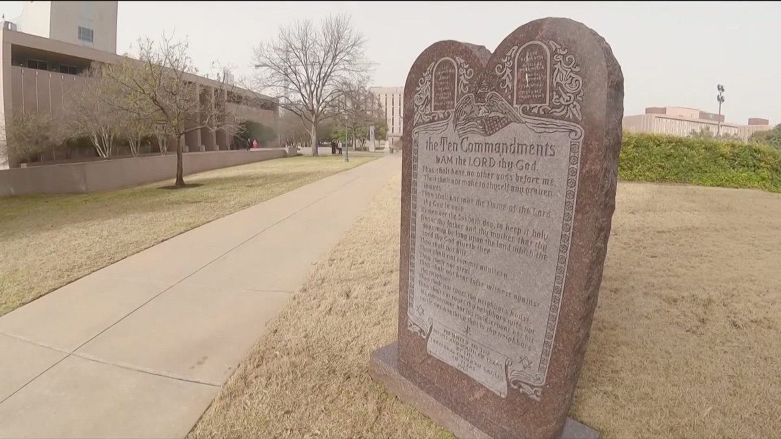 ACLU to sue Texas over Ten Commandments bill | kvue.com