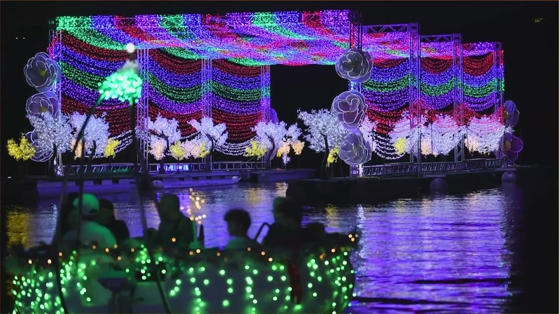 Mozart's Lake Austin Festival of Lights returns for holiday season ...