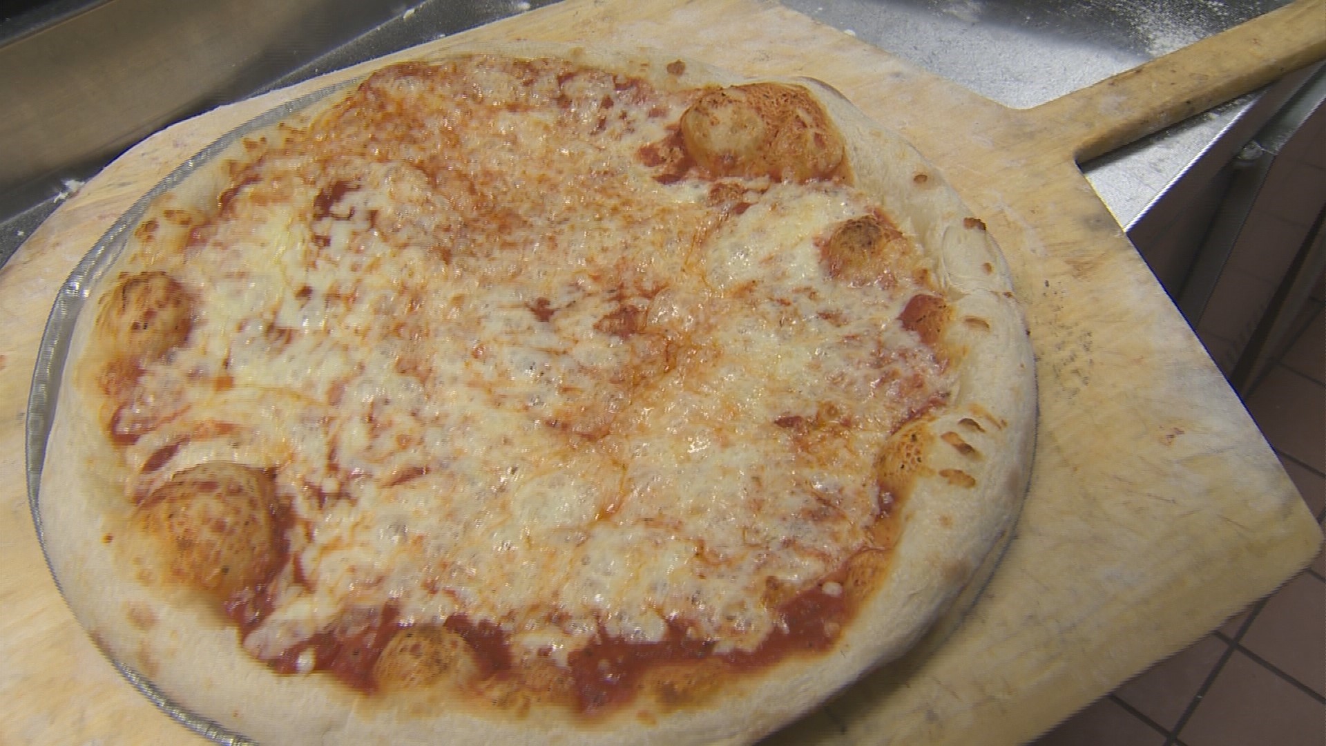 Foodie Friday: Reale's Pizza and Cafe serving up Italian dishes for ...
