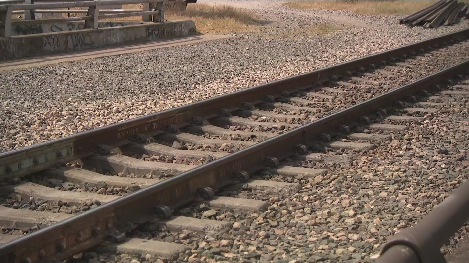 Travis County approves study for Austin to San Antonio commuter rail ...