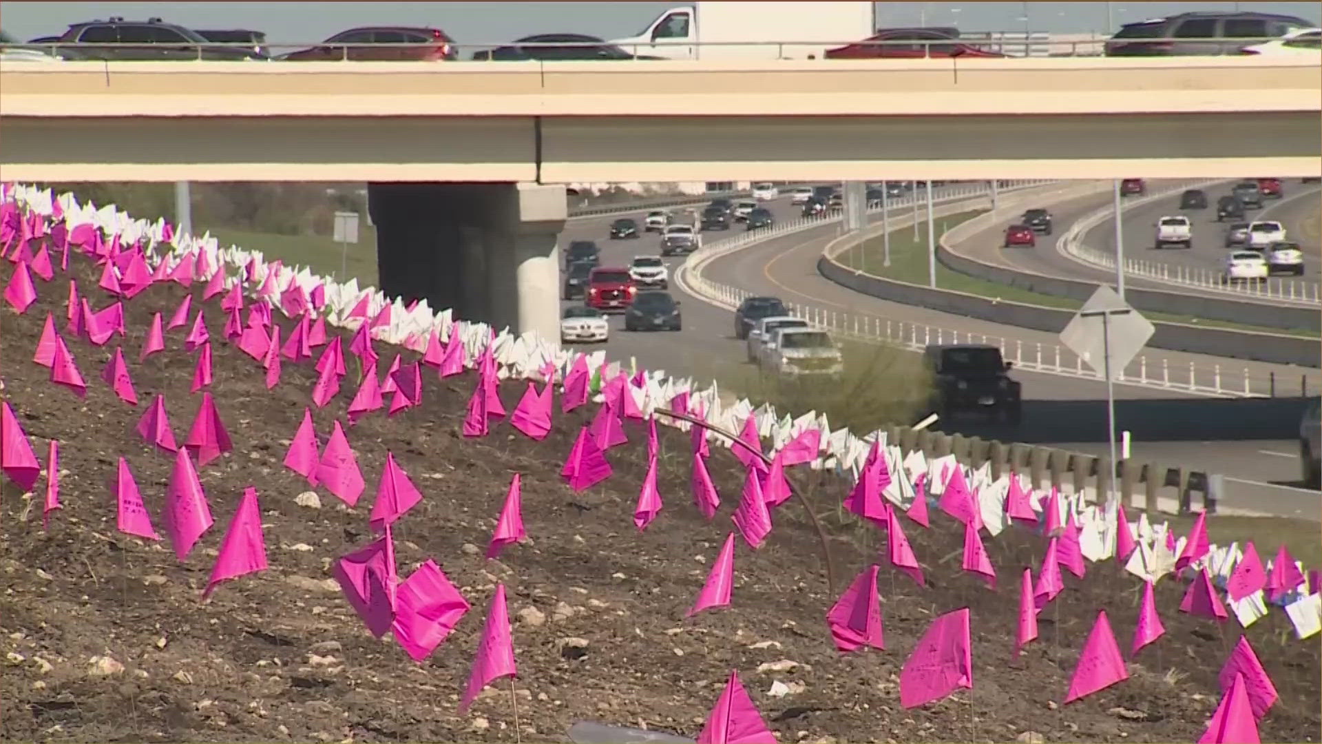Why are there flags along North MoPac in Austin? | kvue.com