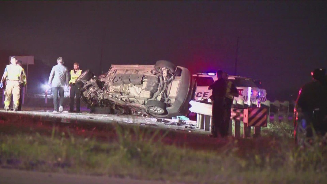 Woman killed in overnight crash in Manor | kvue.com