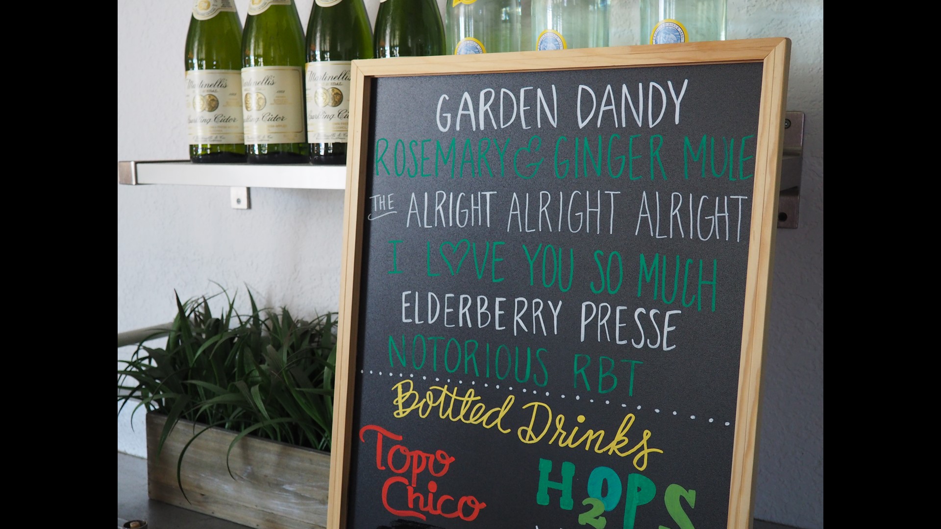 Sip mocktails at Sans Bar, Austin's sober bar | kvue.com