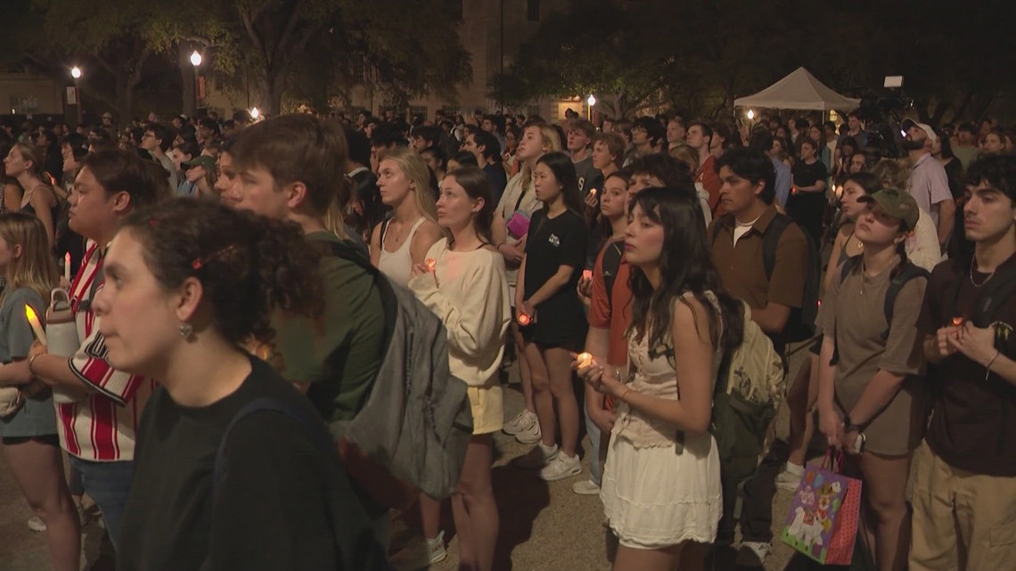 UT students hold vigil for victims of 6th Street mass shooting | kvue.com