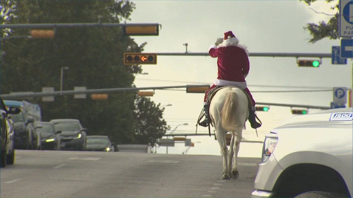 Horseback Santa spreads Christmas cheer in Austin | kvue.com