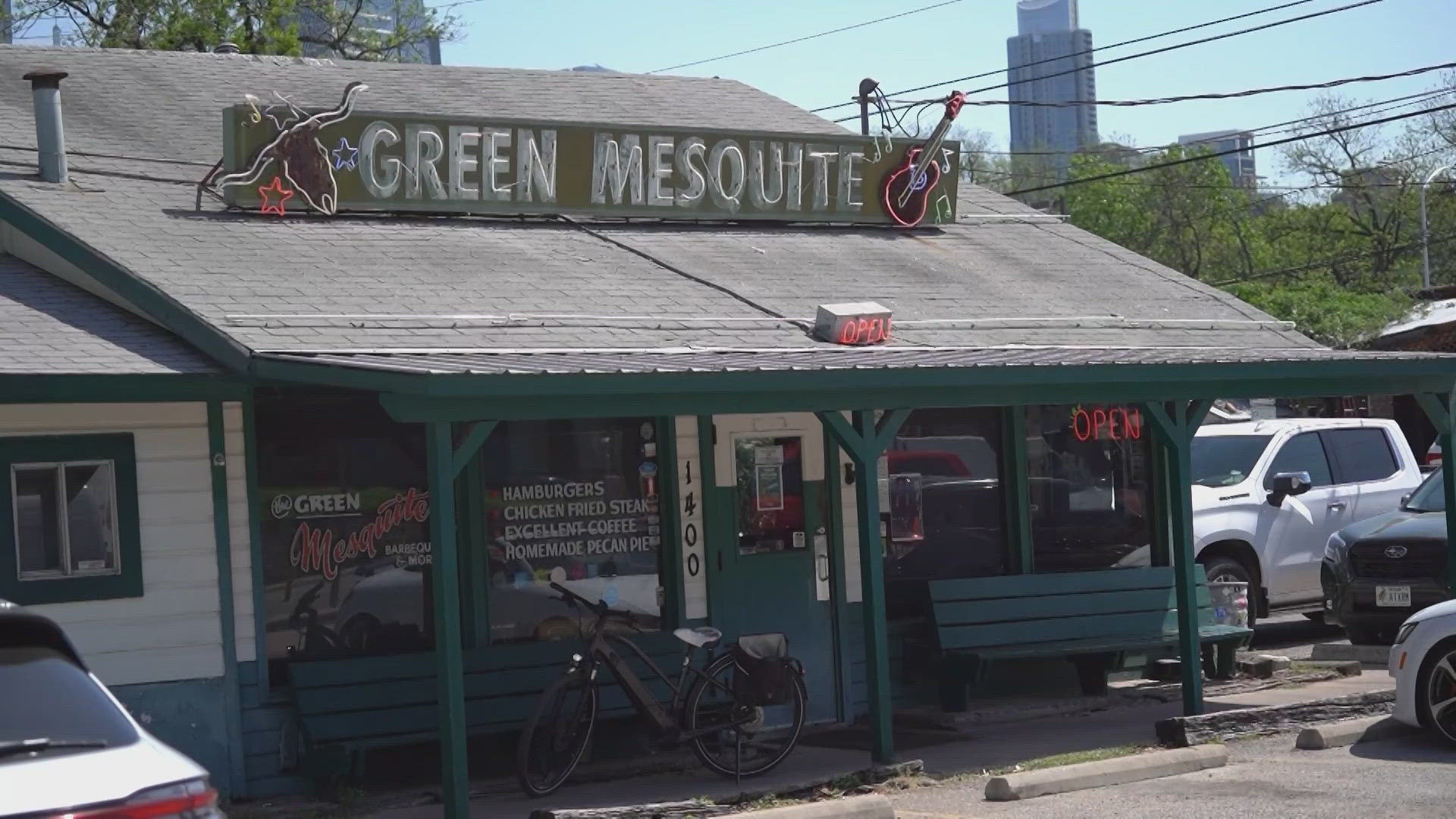 Man dies after tree falls on restaurant patio | kvue.com