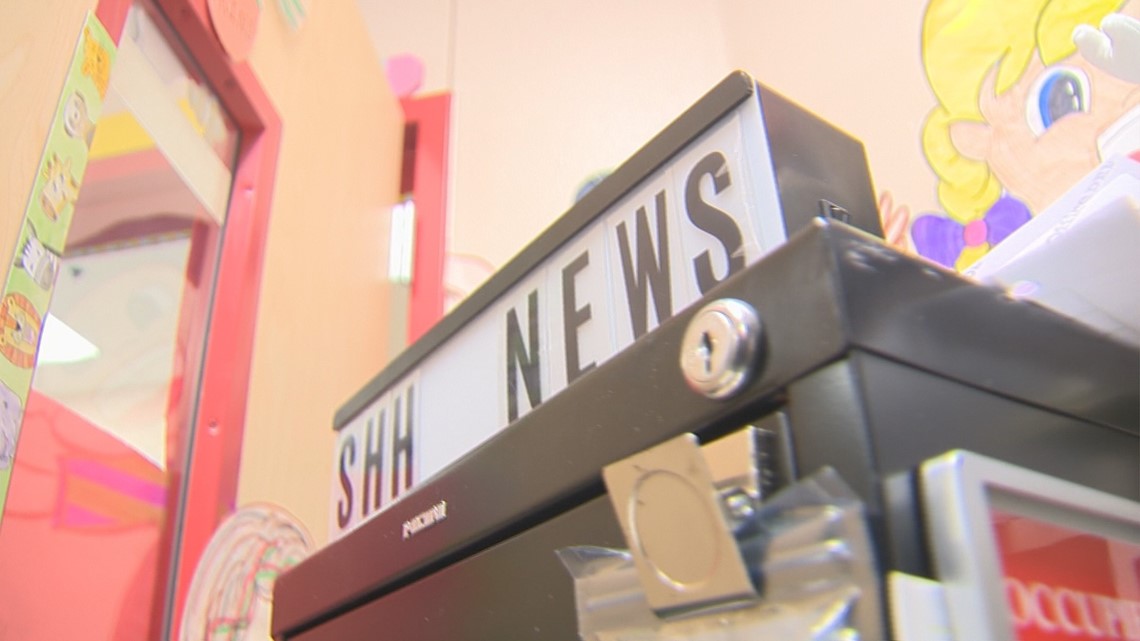 Blake Manor Bulldog News: Meet the students putting on newscasts | kvue.com