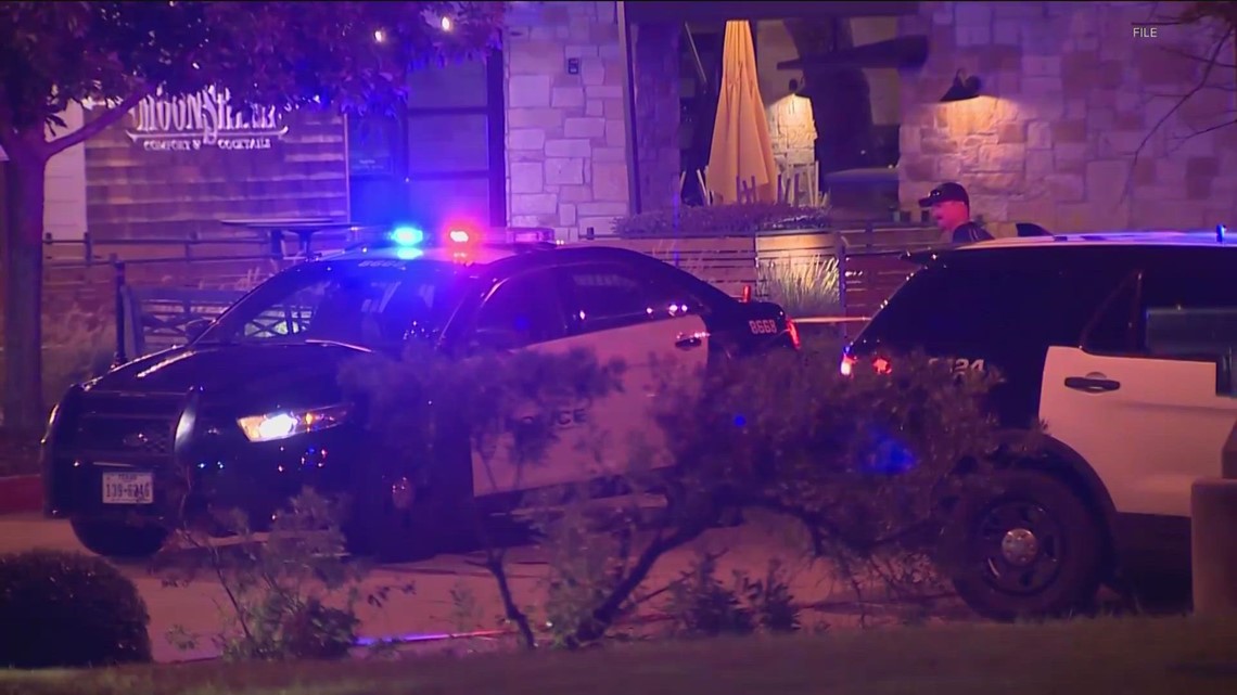 Austin PD outlines new pay package to retain officers as hundreds set ...