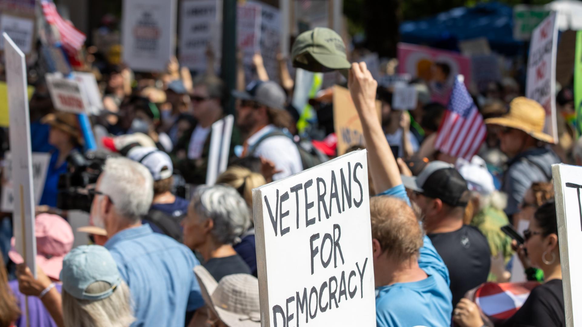 Austin protest: Thousands gather for 'No Kings' protests | kvue.com