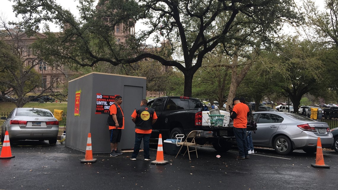 Mock jail cell at Texas Capitol raises awareness about hot temperatures ...