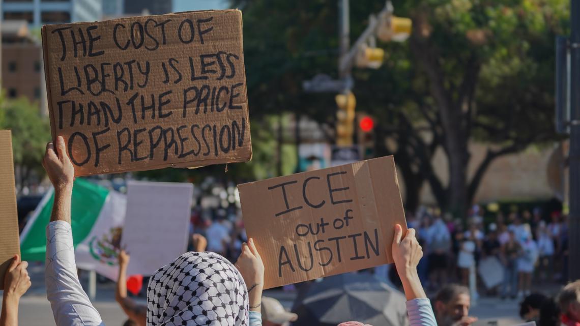 Austin protest: Thousands gather for 'No Kings' protests | kvue.com