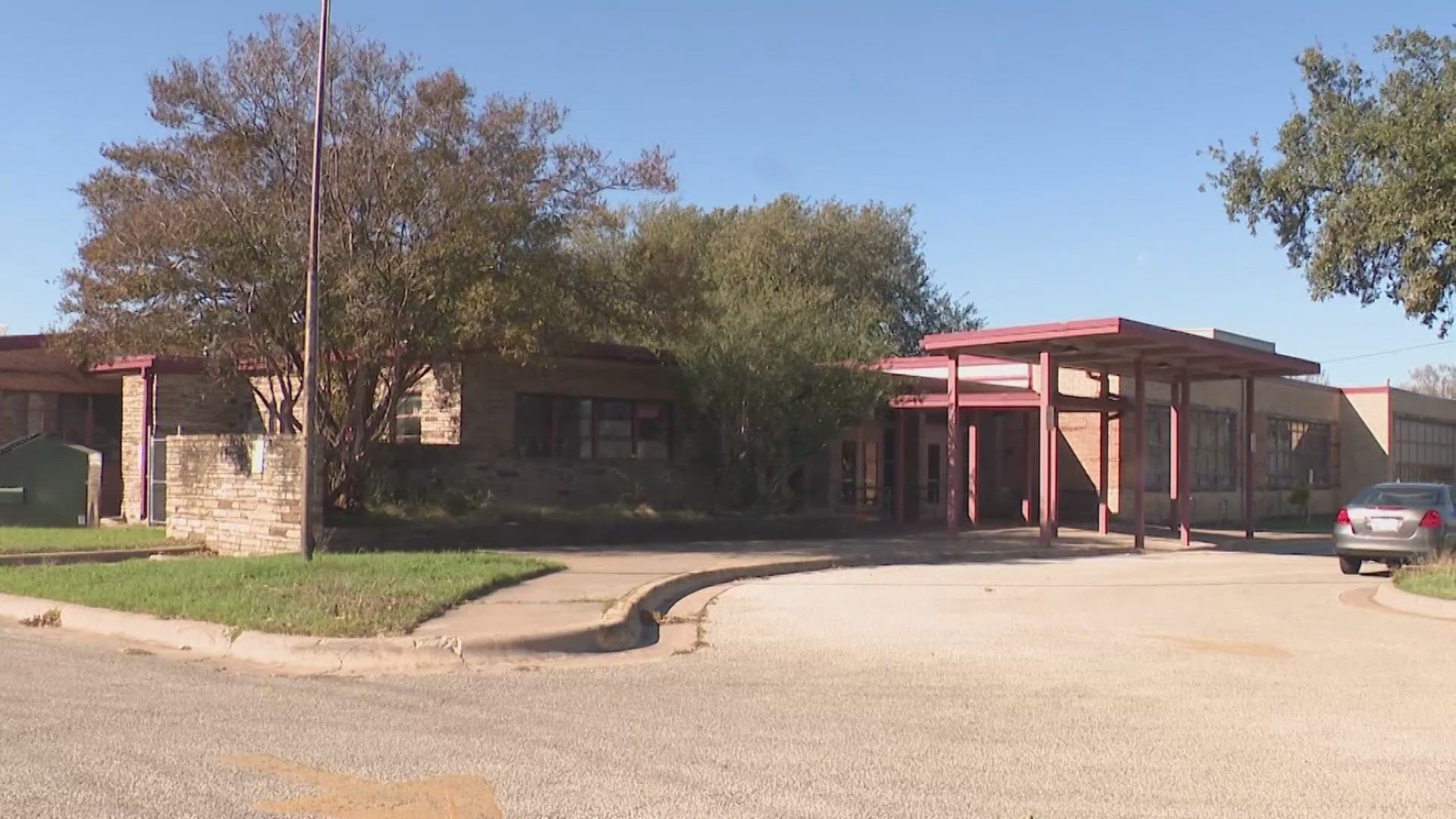 Neighbors raise redevelopment concerns as Austin ISD sells former ...