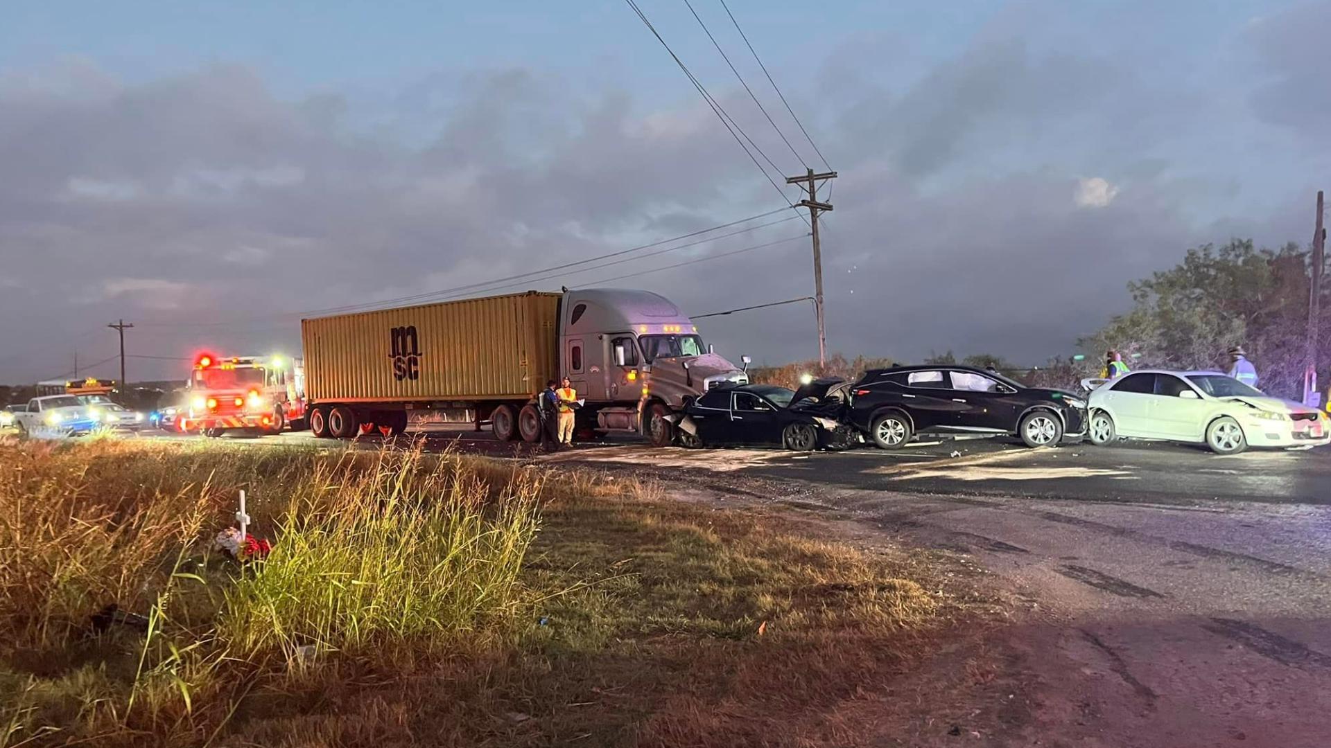 Mustang Ridge, Texas, crash results in serious injuries | kvue.com