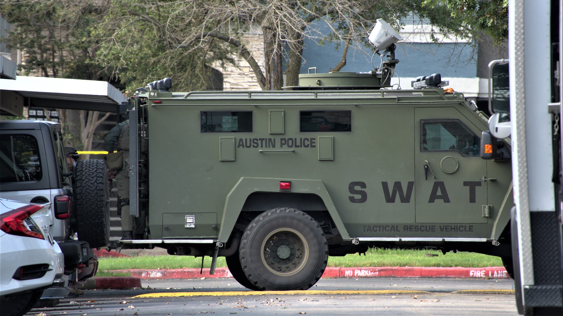 Austin police say SWAT situation off FM 620 has ended | kvue.com