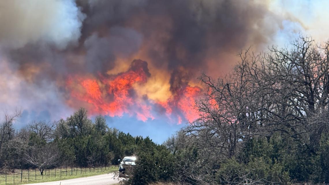 Fire crews battle Orchard wildfire in Fredericksburg, Texas | kvue.com