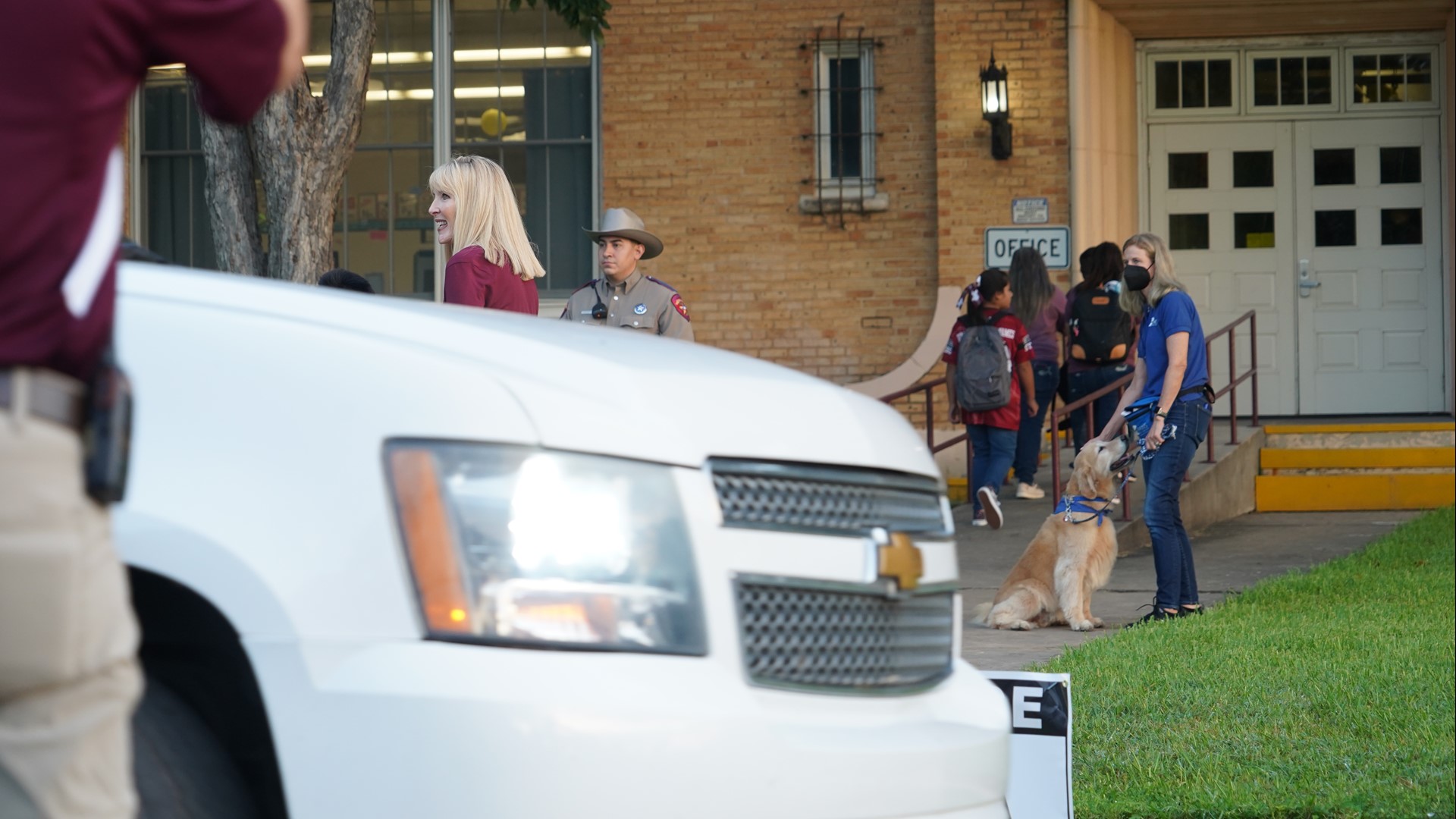 Uvalde shooting aftermath: Students head back to school | kvue.com
