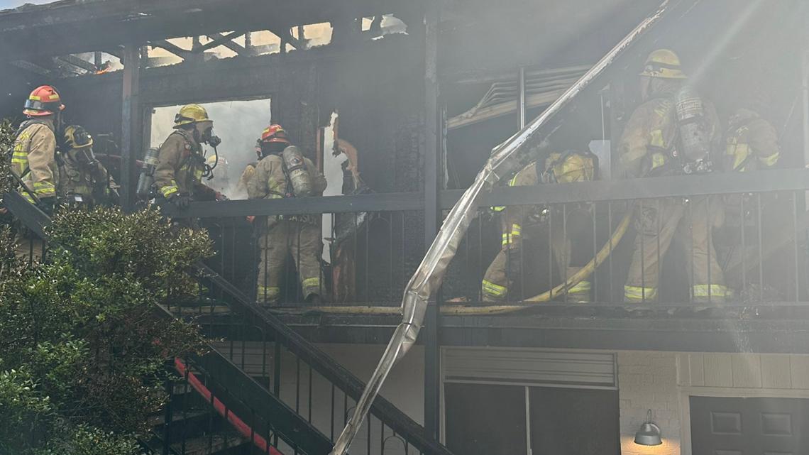 Residents displaced after fire at southeast Austin apartments | kvue.com