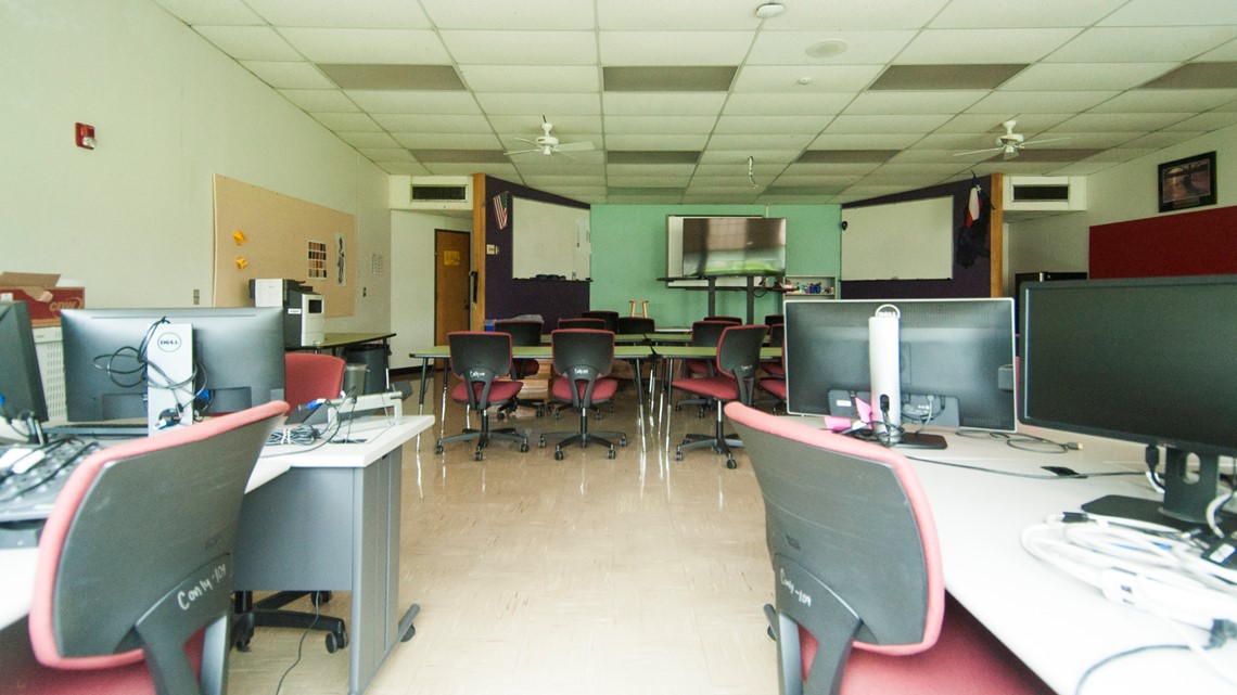 Here's a list of Central Texas school districts' graduation changes ...