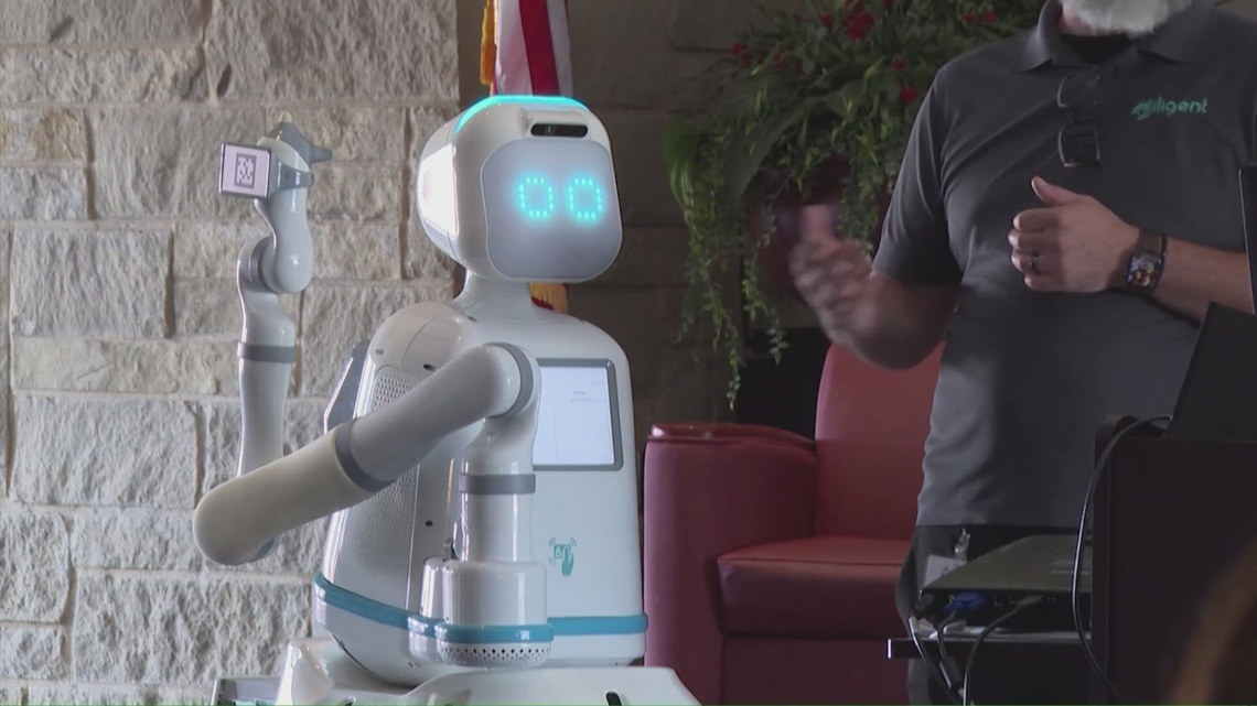 Service robots help hospital nursing staff in Odessa | kvue.com