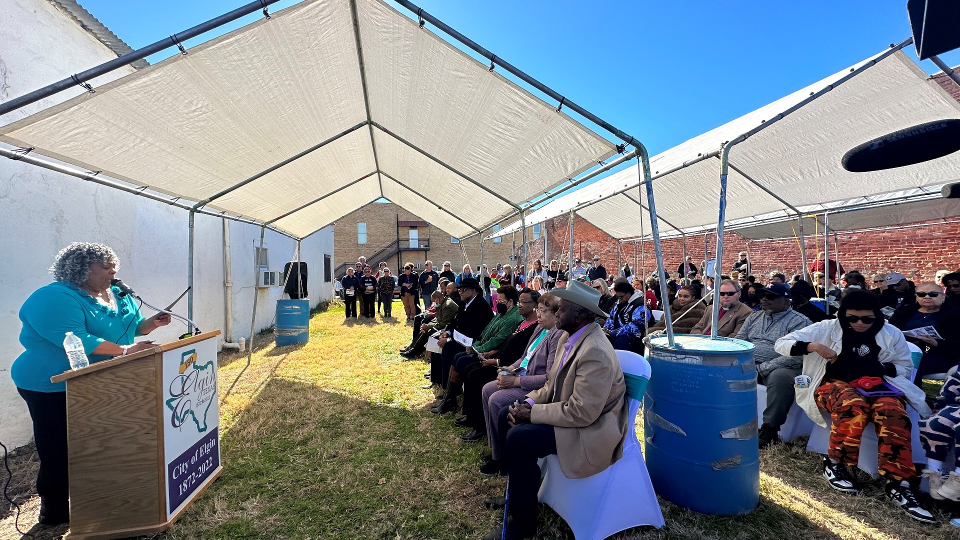 Elgin unveils 'Black Icons Mural' honoring community leaders | kvue.com