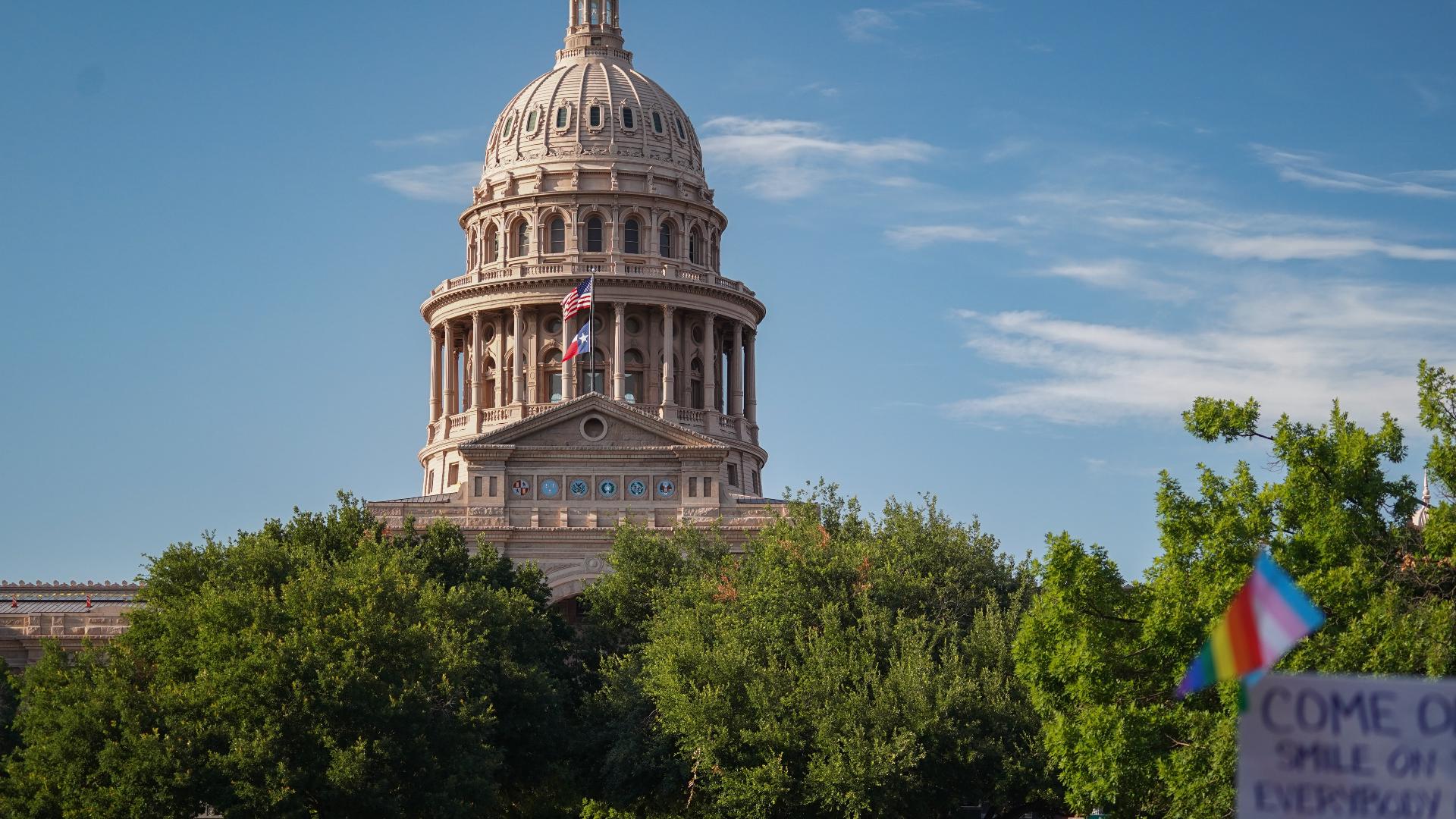 Austin protest: Thousands gather for 'No Kings' protests | kvue.com