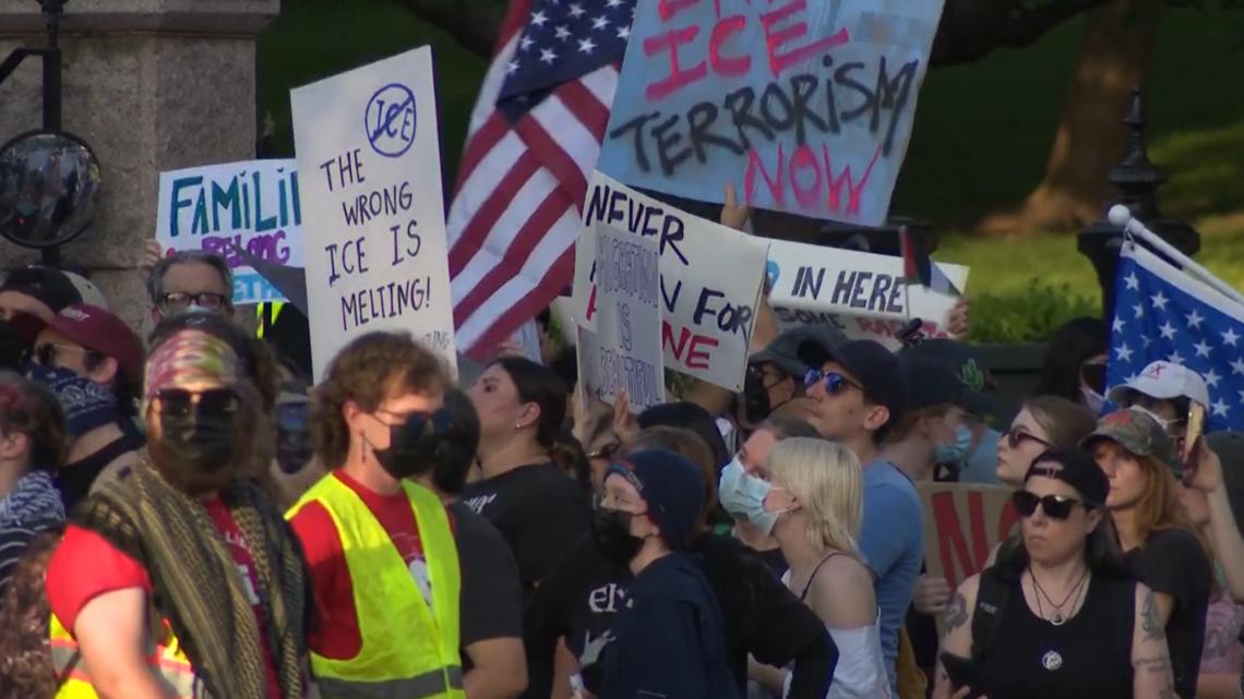 Austin protests: Anti-ICE protest held at Texas Capitol | kvue.com