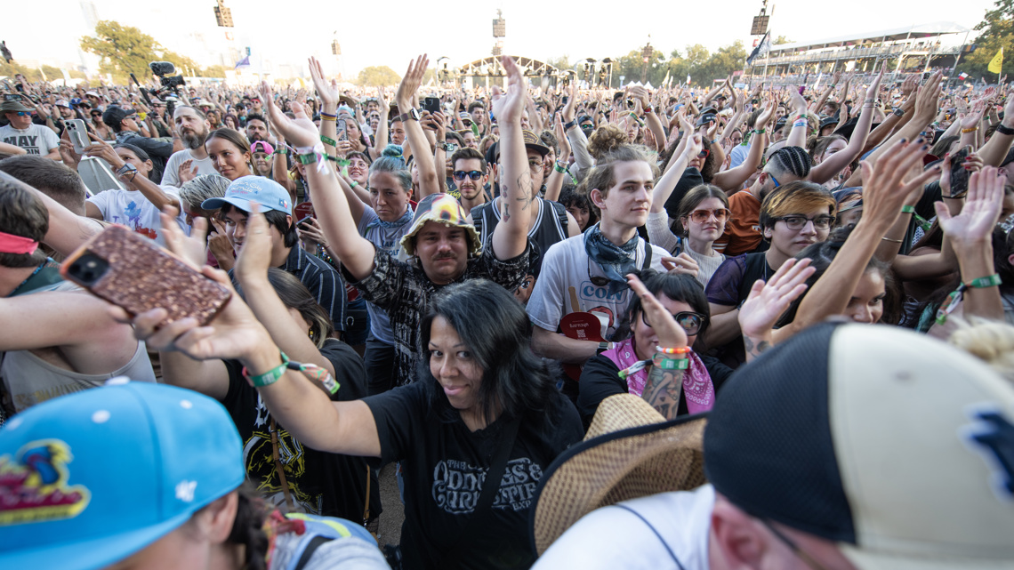Austin house explosion injures 6, damages 24 homes | kvue.com