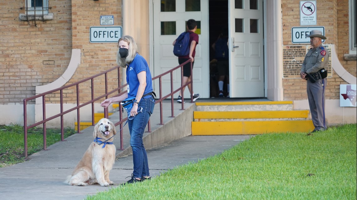 Uvalde shooting aftermath: Students head back to school | kvue.com
