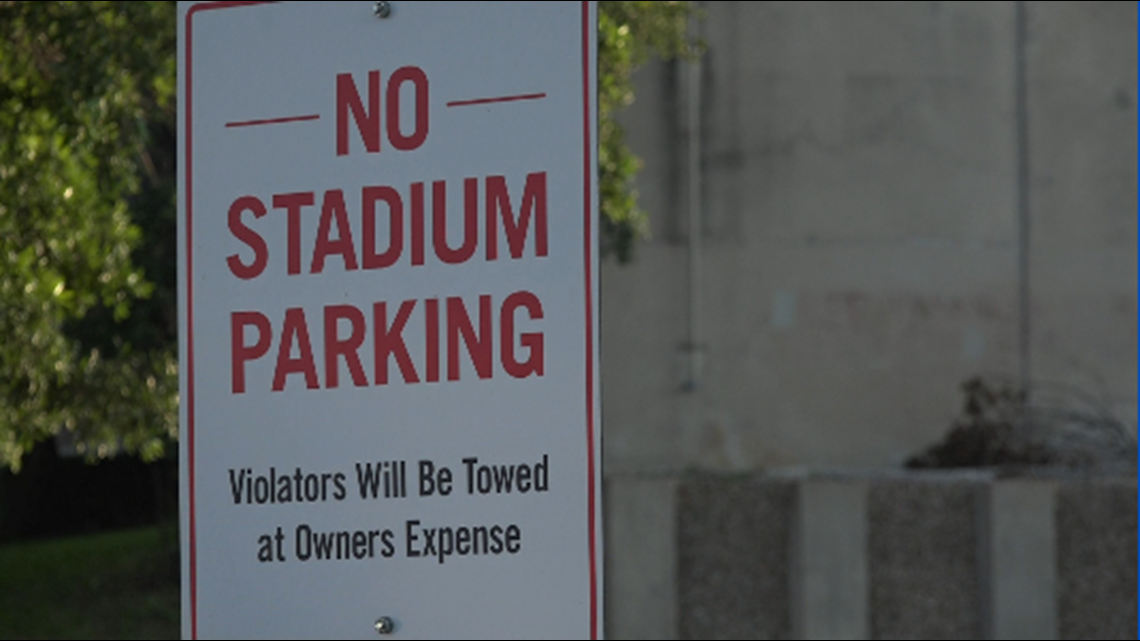 Few areas will allow parking around Q2 stadium | kvue.com