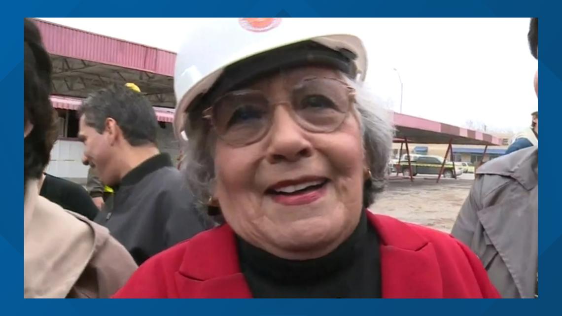 Fran Junk of Fran's and Dan's Hamburgers in Austin dies at 89 | kvue.com