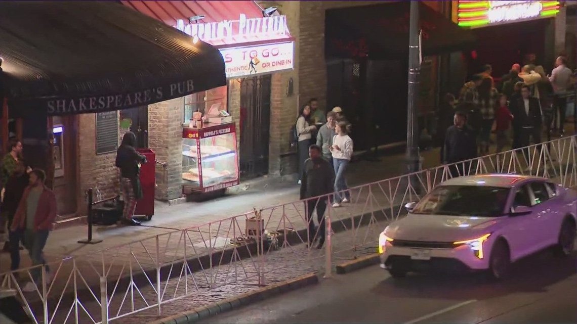 Austin to install permanent 6th Street barriers in August | kvue.com