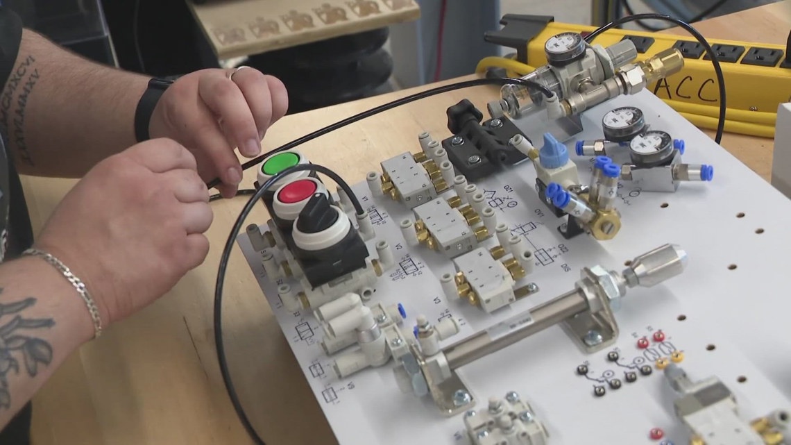UT Austin to help plead national expansion of semiconductor workforce ...