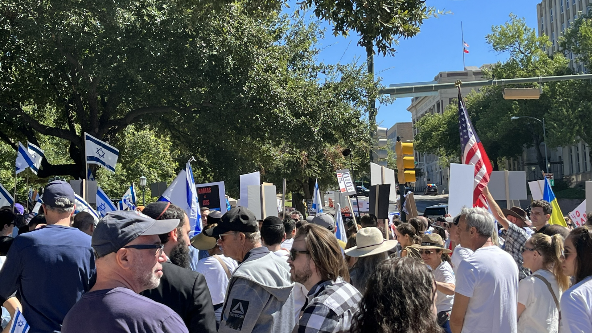 Israel, Palestine supporters gather in separate protests at the Texas ...