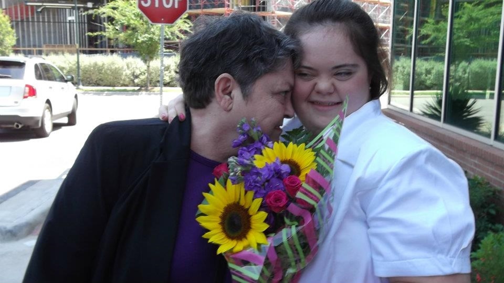 Kayleigh Williamson makes history with Austin Marathon finish | kvue.com