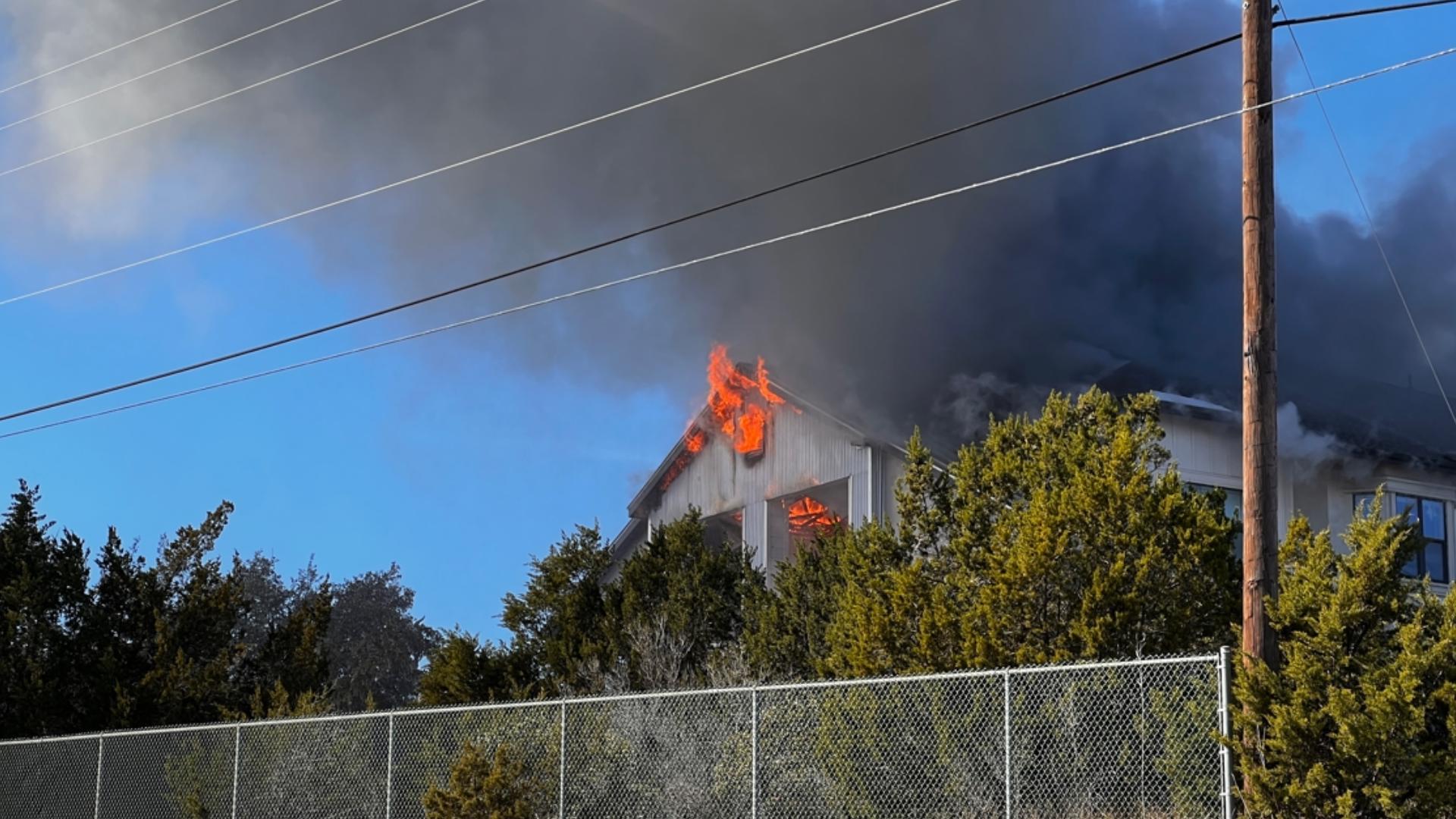 Apartment fire along FM 620 South in Bee Cave causes structure collapse ...
