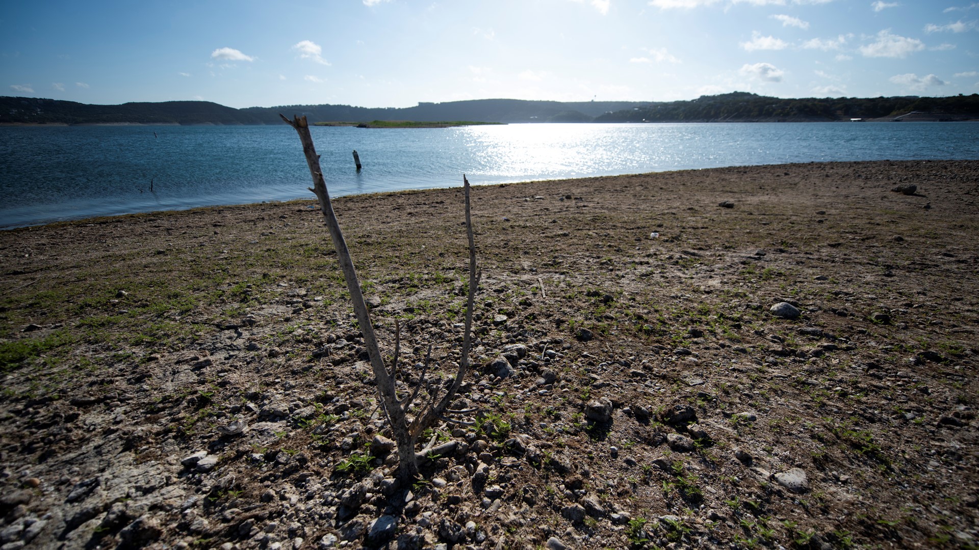 As July heat breaks records, Lake Travis water levels continue to drop ...