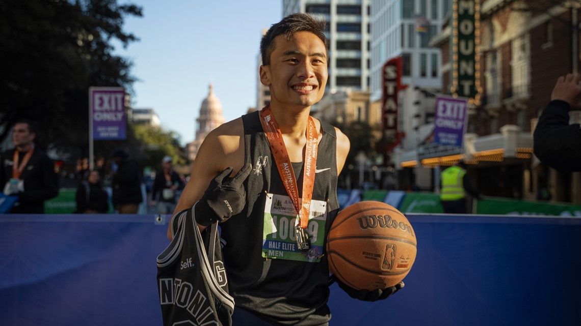Austin man sets world record at 2024 Austin Marathon | kvue.com